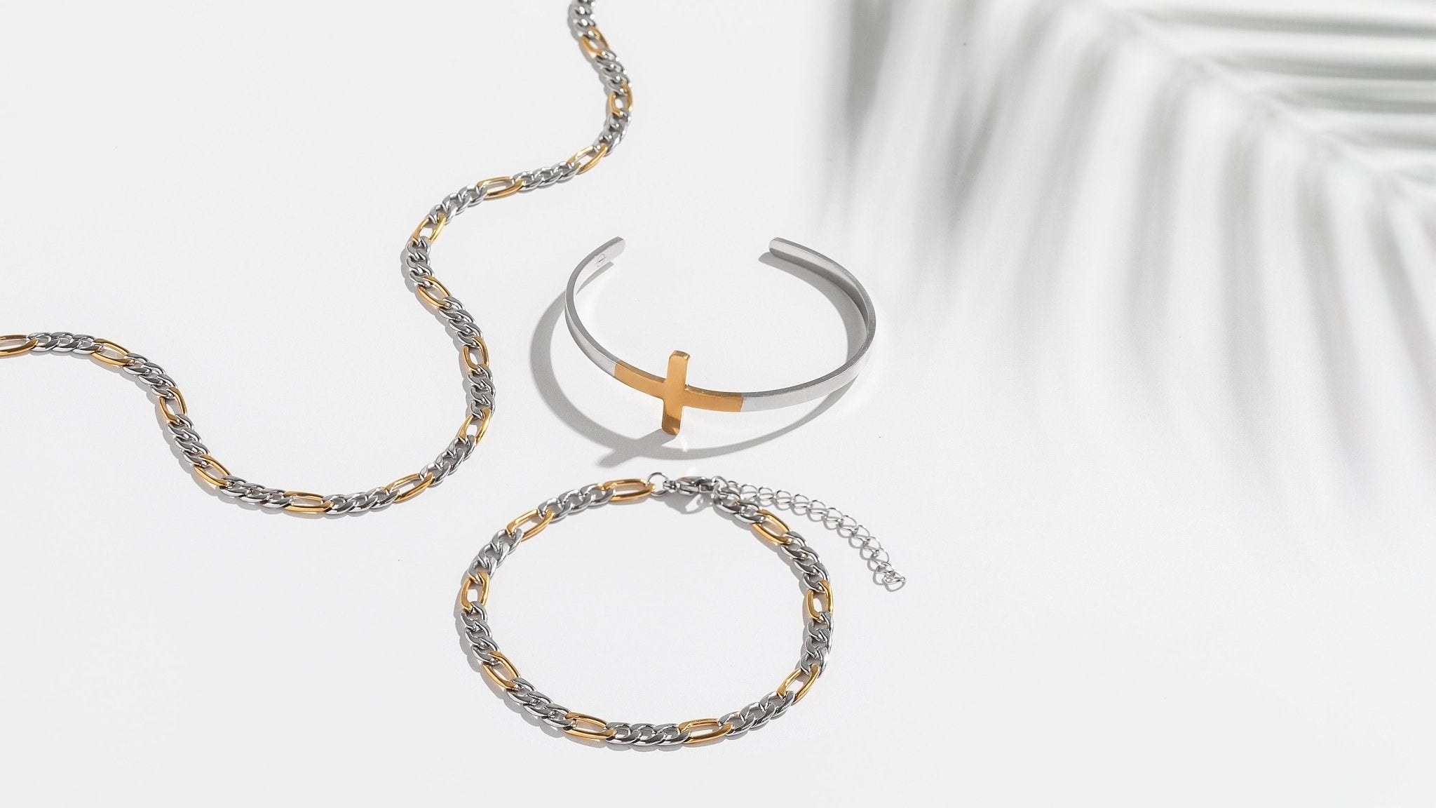 Gracefully Bold Two-Tone Collection | A Meaningful Mood